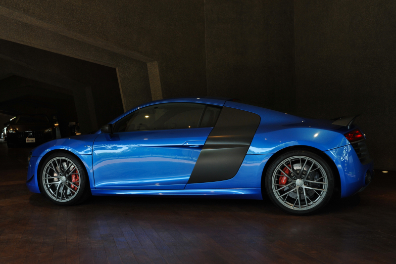 アウディ R8 LMX 世界限定99台 レーザーヘッドライト スペシャルボディーカラー 中古車 情報 | グラーツ・オートモビール株式会社