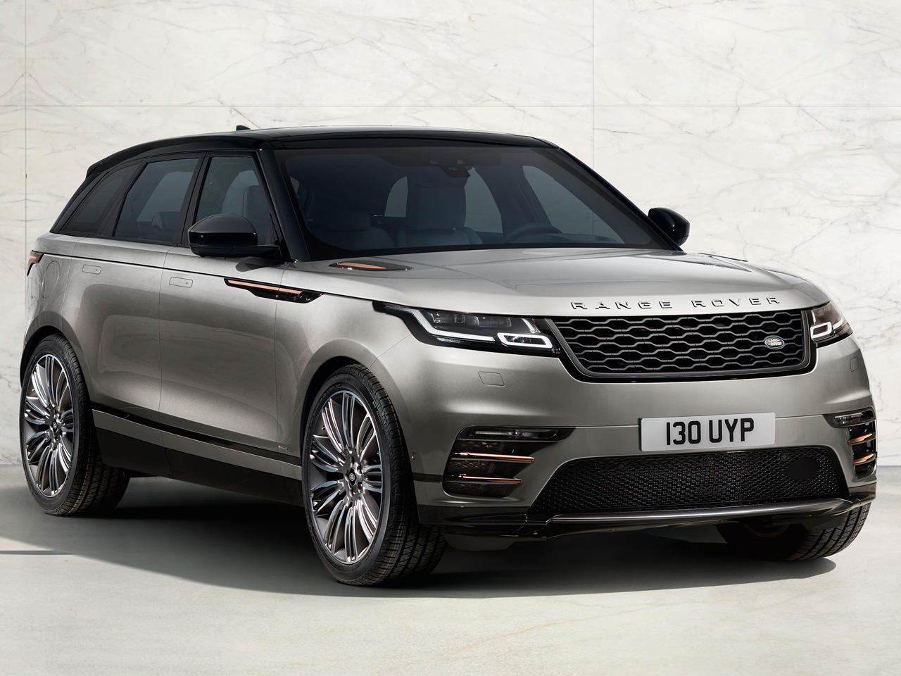 【入荷情報】2018年 LAND ROVER レンジローバー ヴェラール R-Dynamic HSE 3.0L V6 S/C 380PS シリコンシルバー/ダップルグレイプレミアムテキスタイル ...